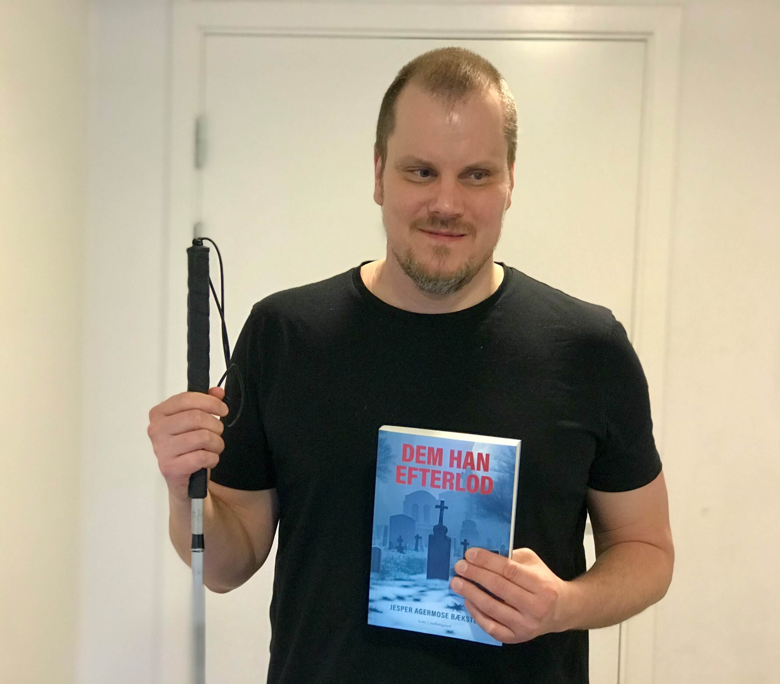 Jesper er stærkt svagsynet og debuterer med krimiroman - Dansk ...